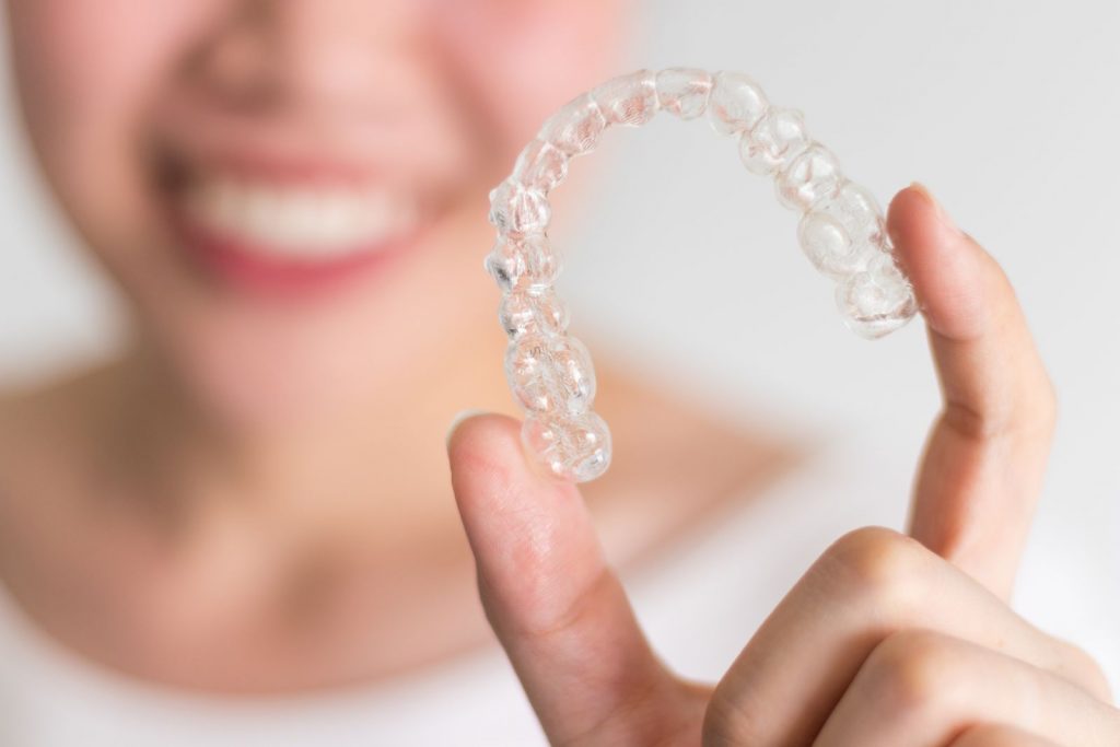Le traitement Invisalign est-il pour vous ? | Bücco Orthodontie, par ...
